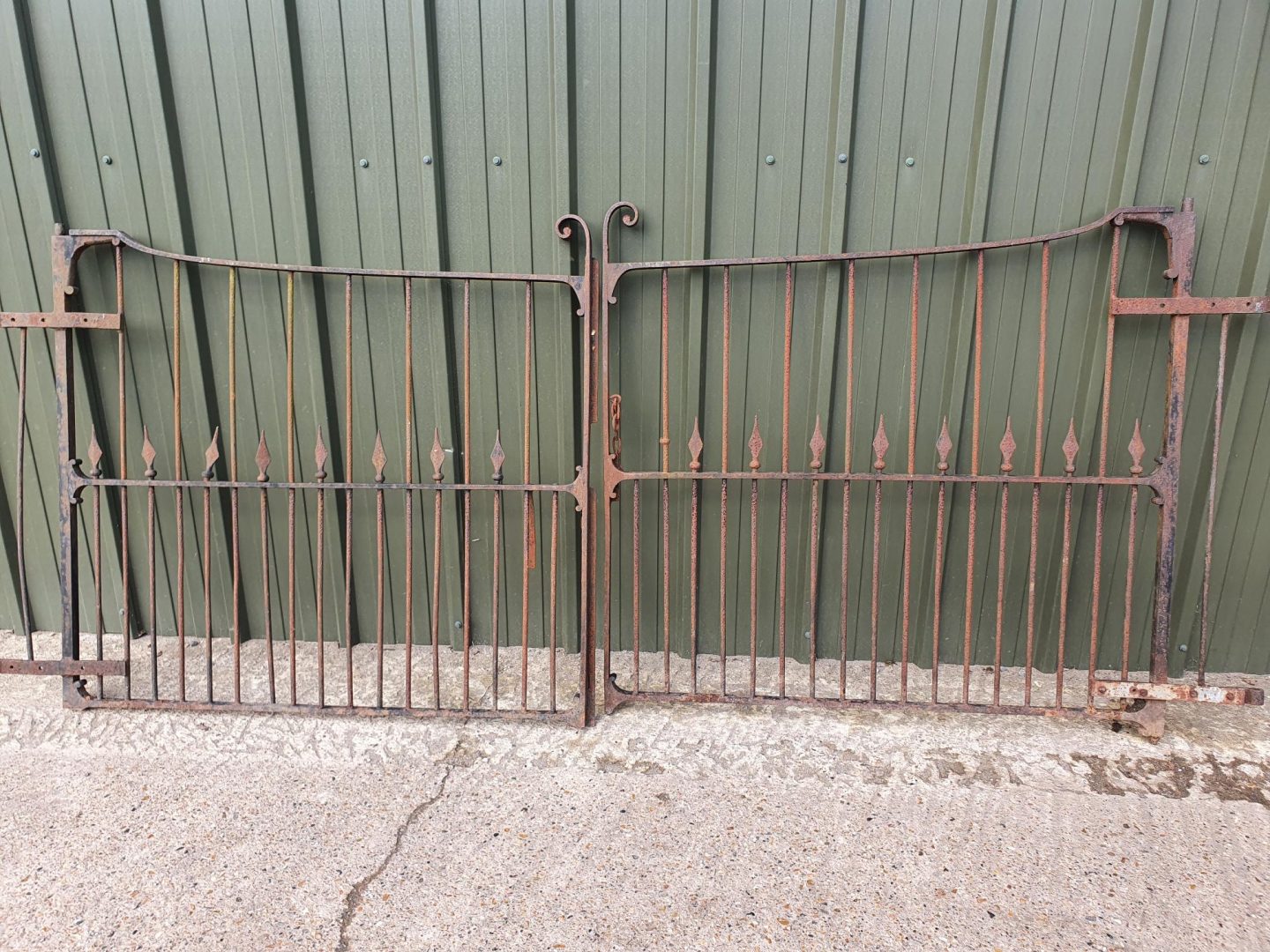 Victorian Steel Drive Gates | Fenori | Street Furniture Salvage, Prop ...