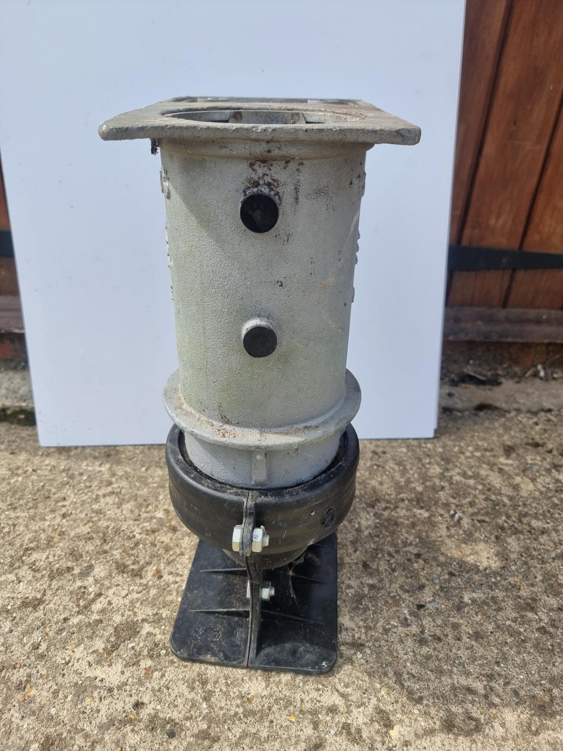 NAL 115 mm Post Sockets With Duck Foot Bend | Fenori | Street Furniture ...