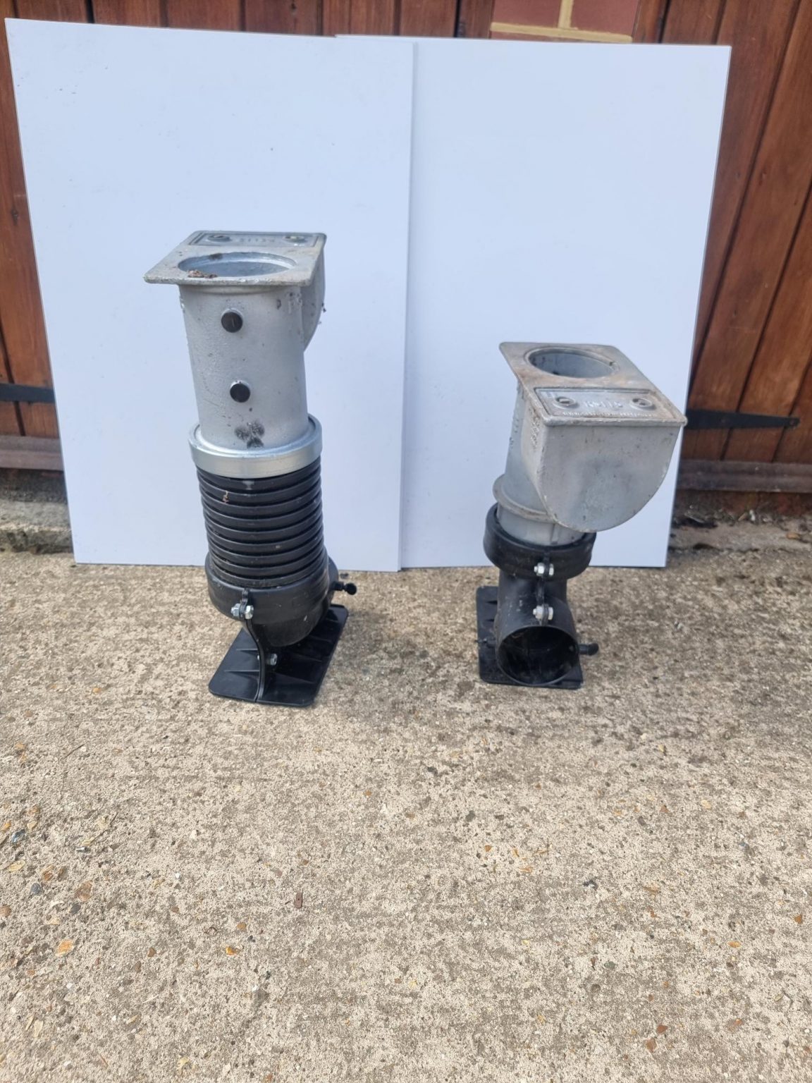 NAL 115 mm Post Sockets With Duck Foot Bend | Fenori | Street Furniture ...